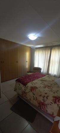 3 Bedroom Townhouse to rent in Langenhoven Park | RR4594185 | Private ...