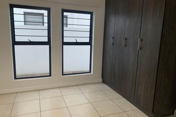 3 Bedroom Apartment for sale in Greenstone Hill | T5366434 | Private ...