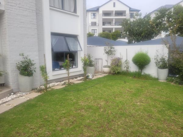 3 Bedroom Apartment for sale in Greenstone Hill | T5366434 | Private ...
