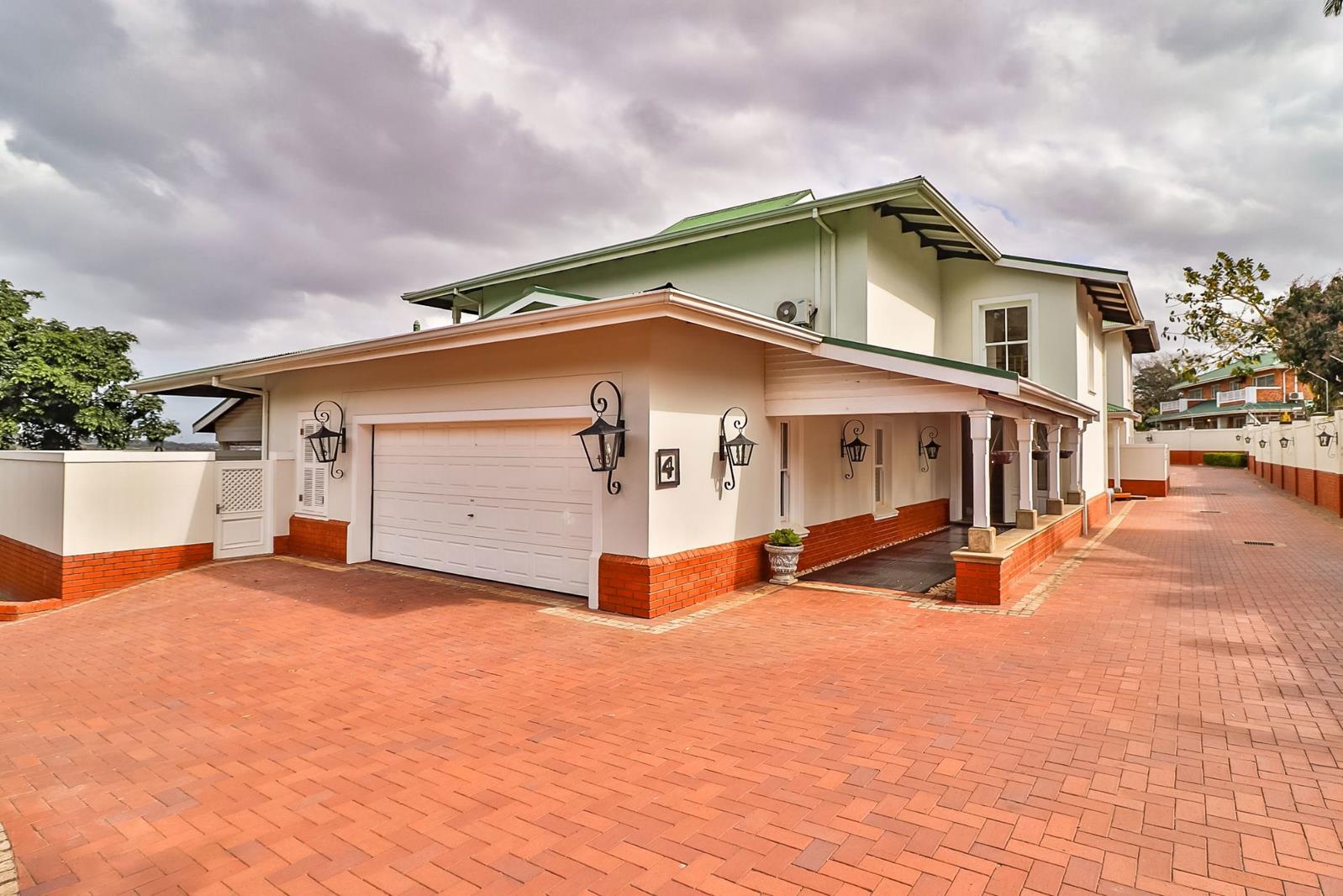 3 Bedroom Townhouse for sale in Mt Edgecombe Estate 1 & 2 | T5367531 ...