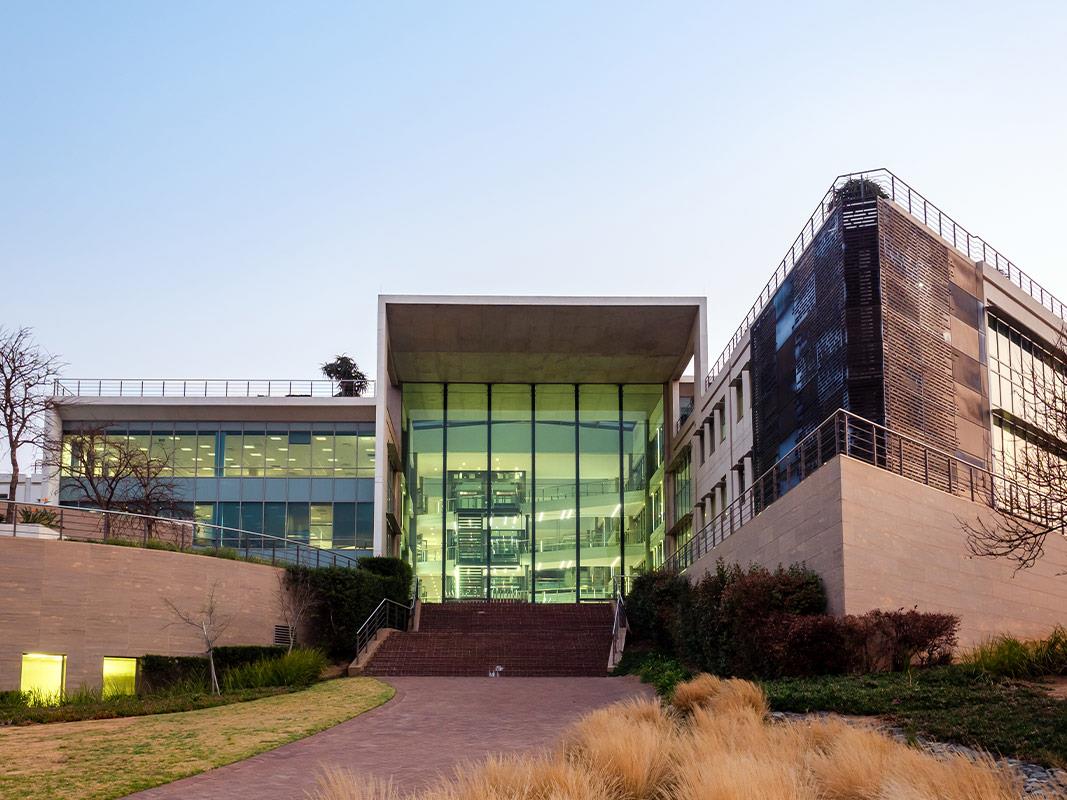 2 000 m² Commercial space to rent in Waterfall Estate | RR4595694 ...