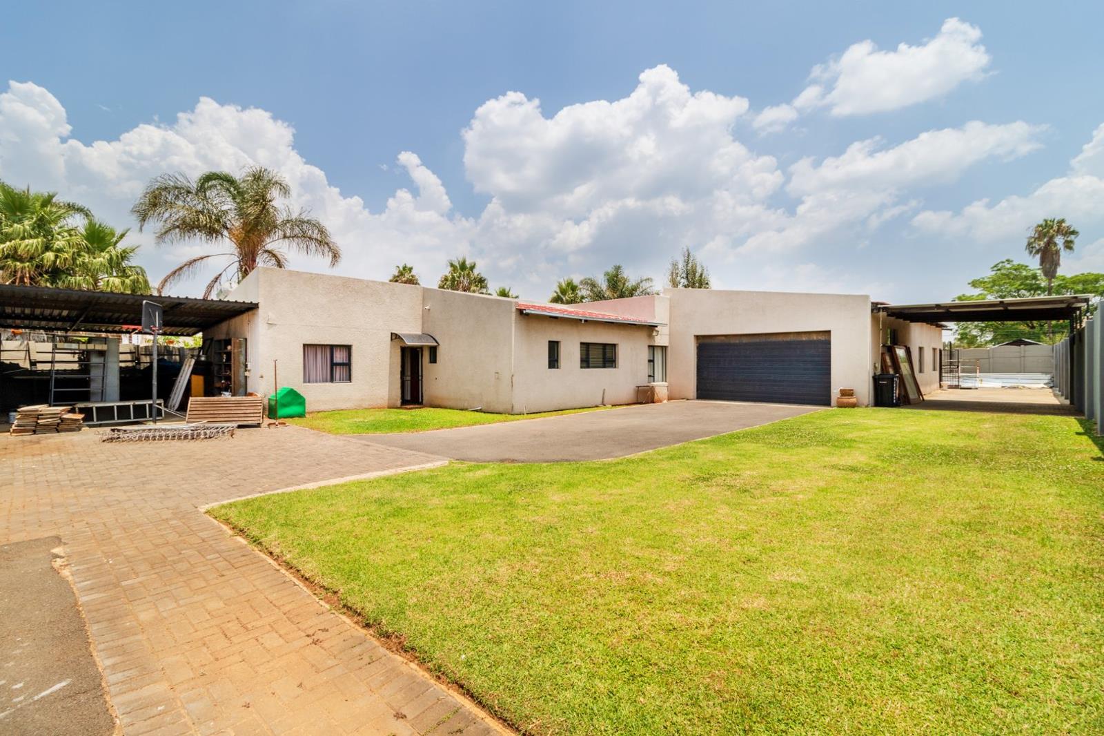 3 Bedroom House for sale in Bonaero Park | T5369368 | Private Property