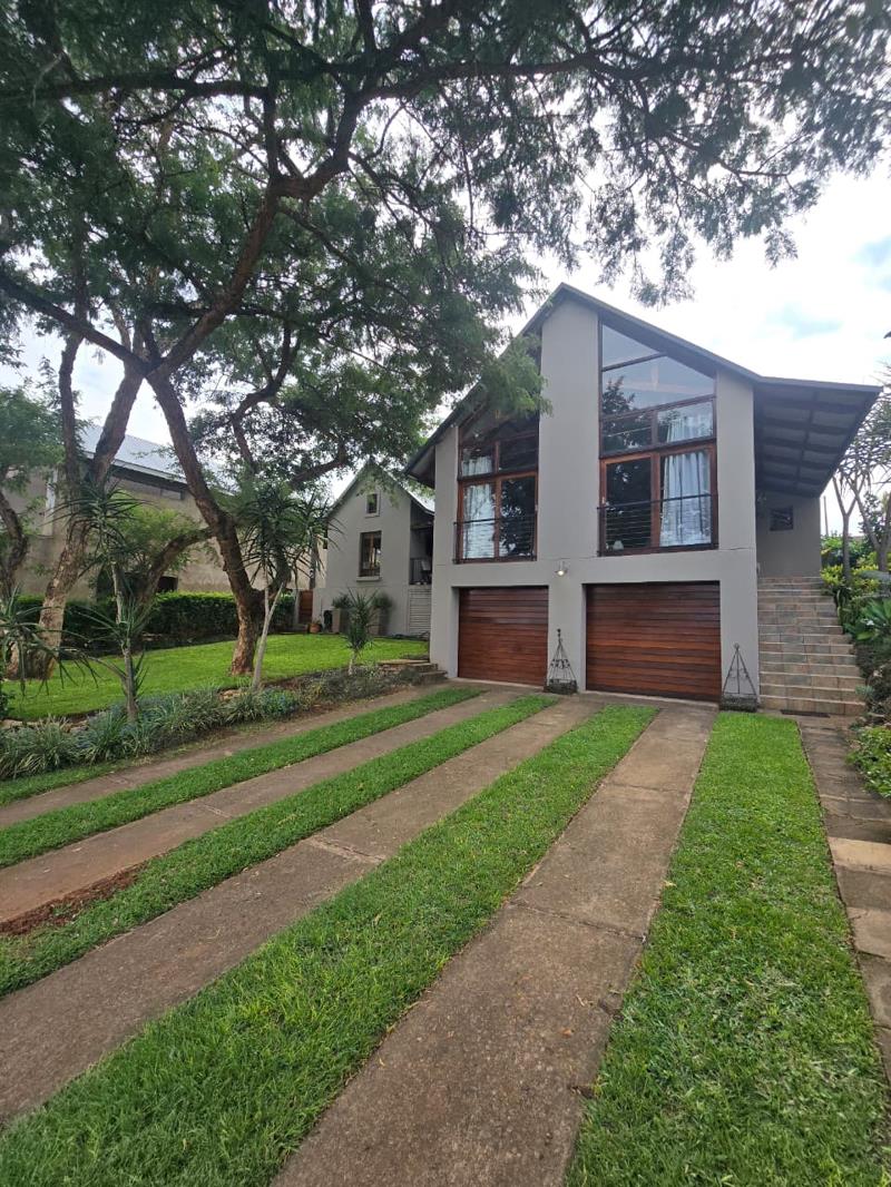 3 Bedroom House for sale in Golden Acres Estate | T5370727 | Private ...