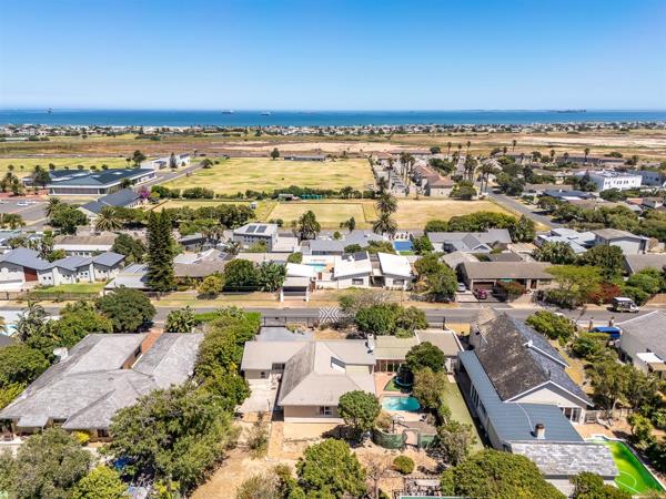 4 Bedroom House for sale in Milnerton Central | T5370964 | Private Property