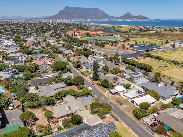 4 Bedroom House for sale in Milnerton Central | T5370964 | Private Property