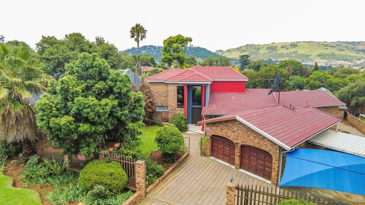 5 Bedroom House for sale in Glenvista | T5373933 | Private Property