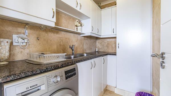 3 Bedroom Apartment for sale in Strand Central | T5383017 | Private ...