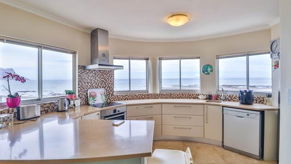 3 Bedroom Apartment for sale in Strand Central | T5383017 | Private ...