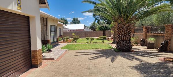 3 Bedroom House to rent in Kimberley | RR4605531 | Private Property