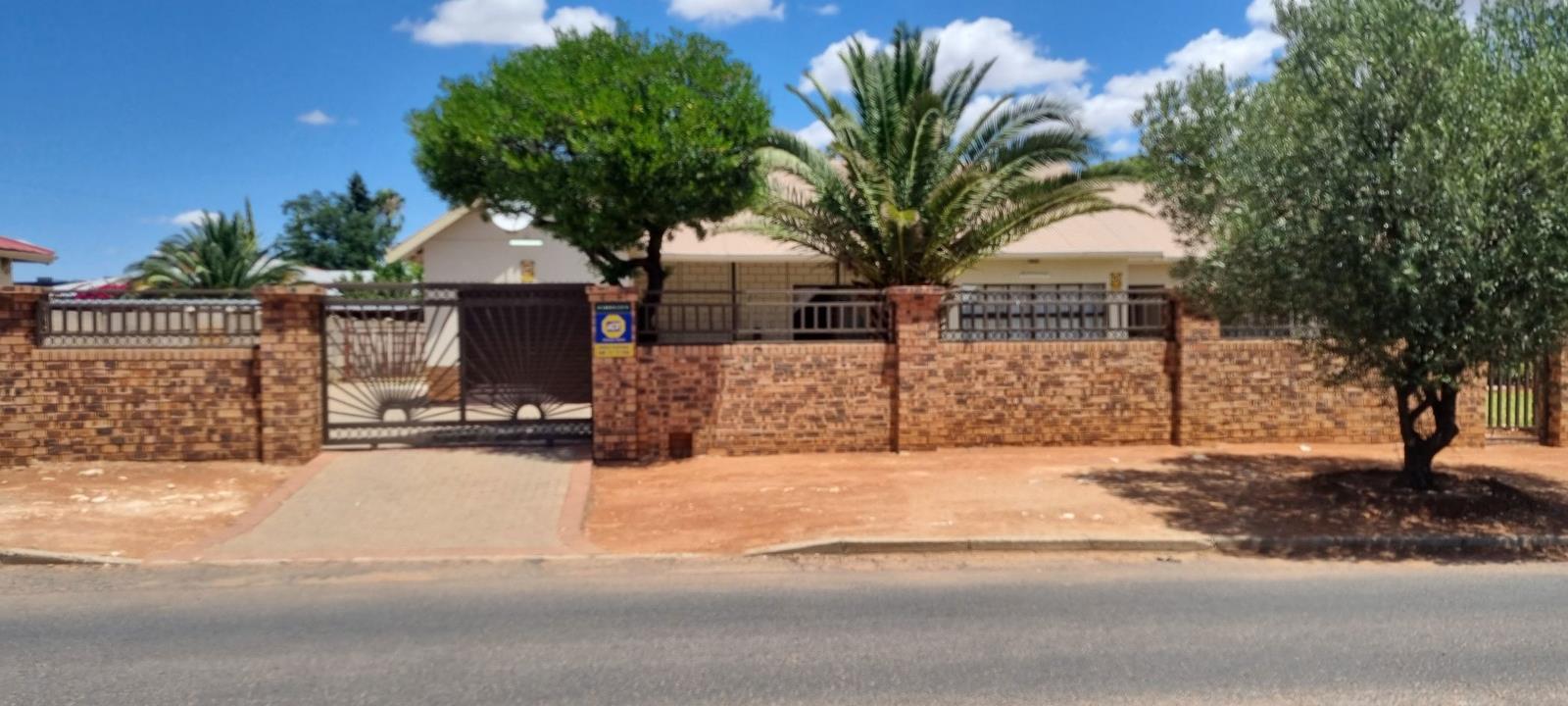 3 Bedroom House to rent in Kimberley | RR4605531 | Private Property