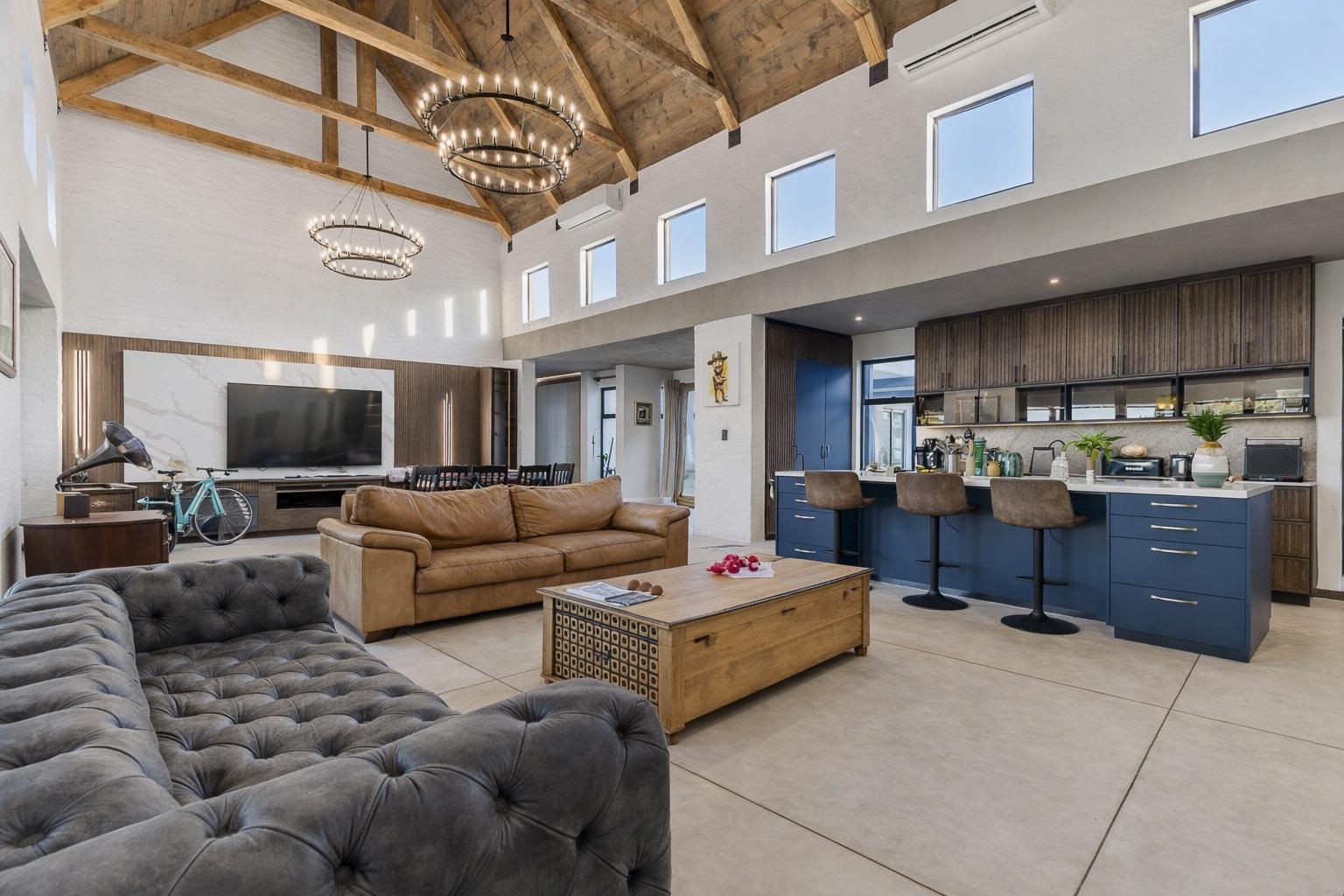 4 Bedroom House for sale in The Ridge Estate | T5386788 | Private Property