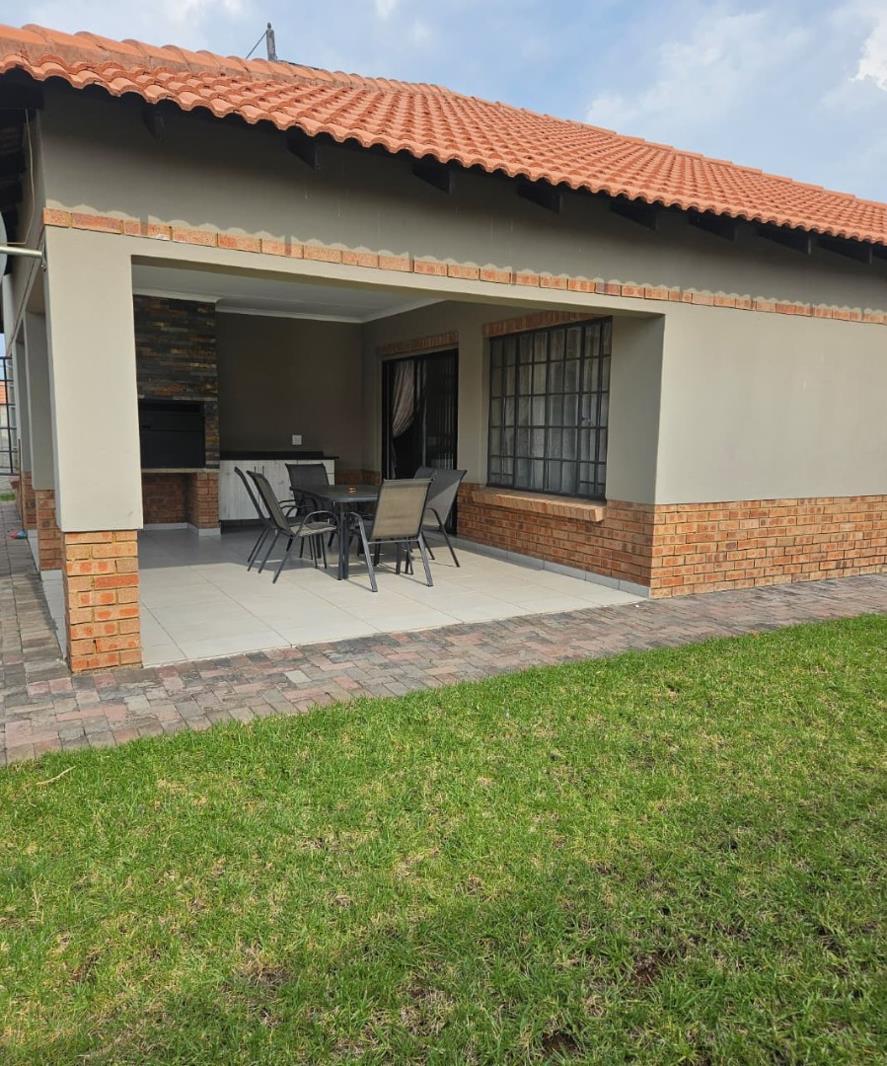 3 Bedroom House for sale in Waterkloof East | T5406653 | Private Property