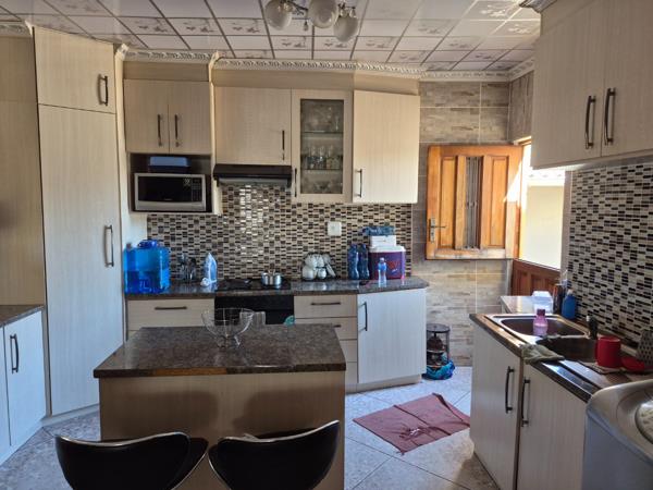 3 Bedroom House for sale in Kwadwesi | T5421850 | Private Property
