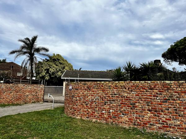 4 Bedroom House for sale in Bluewater Bay | T5439949 | Private Property