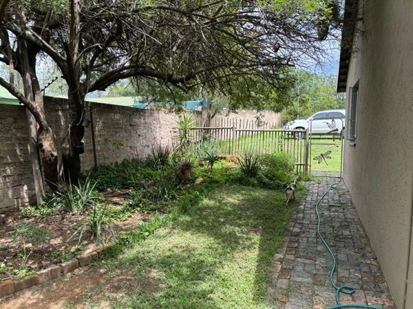 2 Bedroom Garden Cottage to rent in Farmall AH | RR4641667 | Private ...