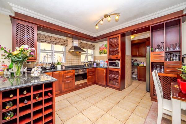 4 Bedroom Apartment for sale in La Lucia | T5444344 | Private Property
