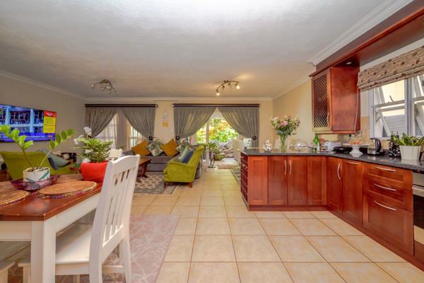 4 Bedroom Apartment for sale in La Lucia | T5444344 | Private Property