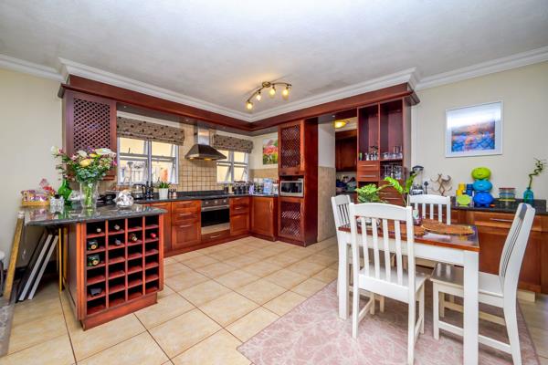 4 Bedroom Apartment for sale in La Lucia | T5444344 | Private Property