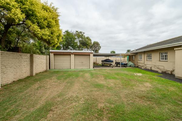 4 Bedroom House for sale in Bluewater Bay | T5445621 | Private Property