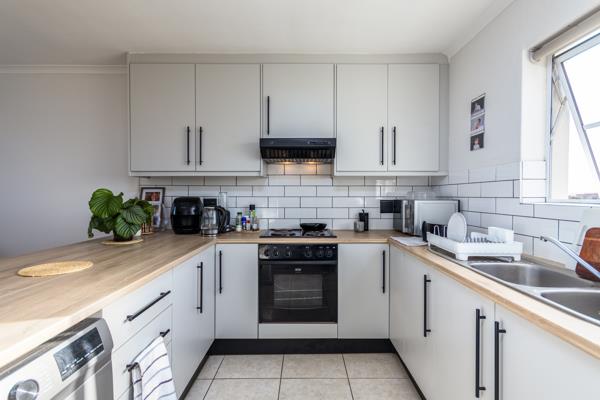 1 Bedroom Apartment for sale in Royal Ascot | T5462398 | Private Property