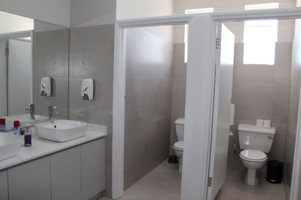 111 m² Commercial space to rent in Dormehlsdrift | RR4658357 | Private ...