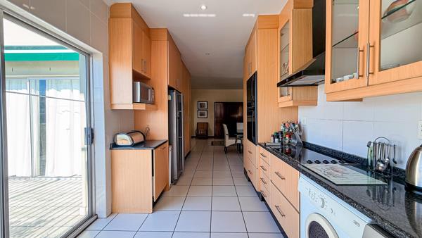 3 Bedroom Apartment to rent in Sea Point | RR4663234 | Private Property