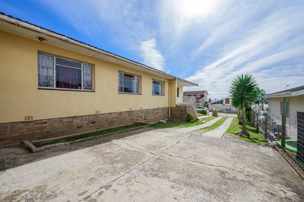 4 Bedroom House for sale in Parkside | T5483662 | Private Property