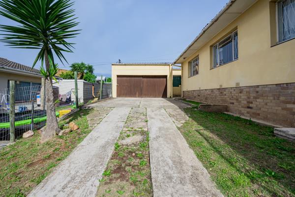 4 Bedroom House for sale in Parkside | T5483662 | Private Property