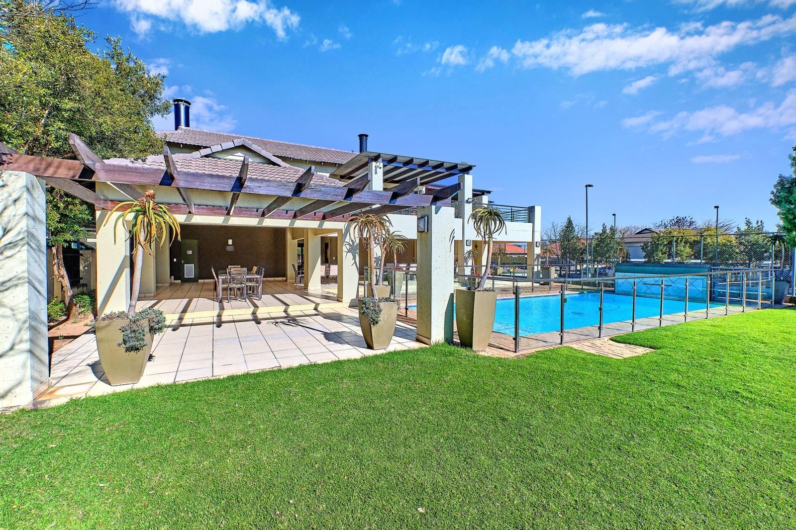 2 Bedroom Apartment for sale in Fourways | T5497033 | Private Property