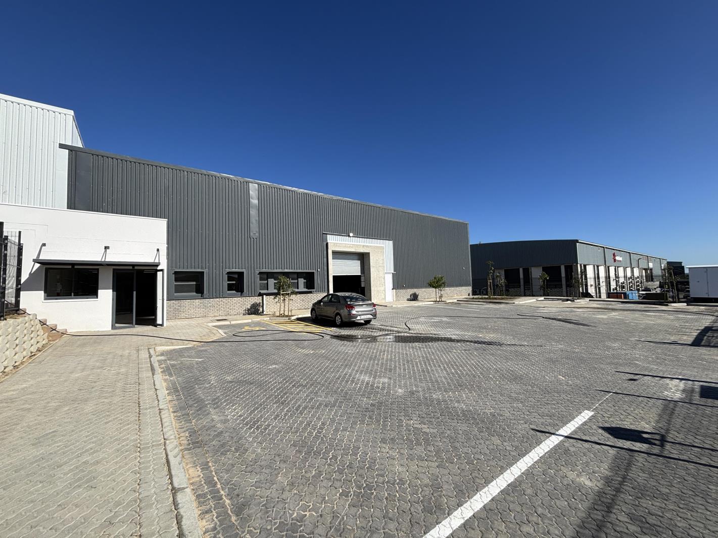 976 m² Industrial space to rent in Milnerton Central | RR4686694 ...
