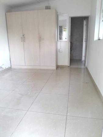 Studio apartment to rent in Athlone | RR4687696 | Private Property