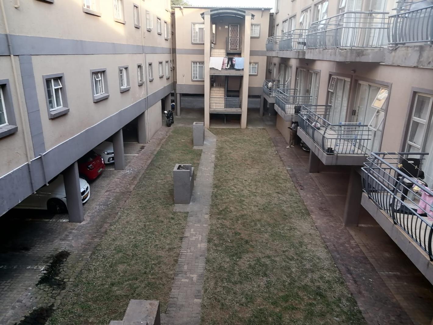 1 Bedroom Apartment for sale in Rustenburg Central | T5506336 | Private ...