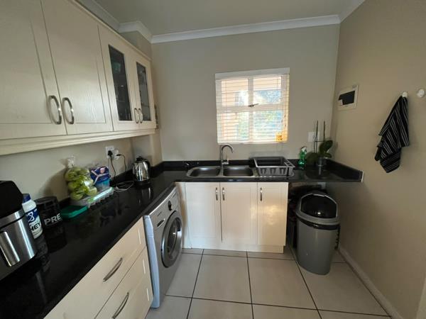 1 Bedroom Apartment to rent in Ballito Commercial District | RR4689784 ...