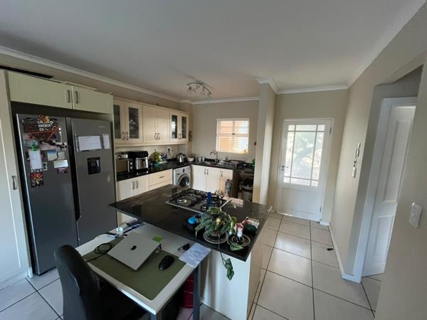 1 Bedroom Apartment to rent in Ballito Commercial District | RR4689784 ...