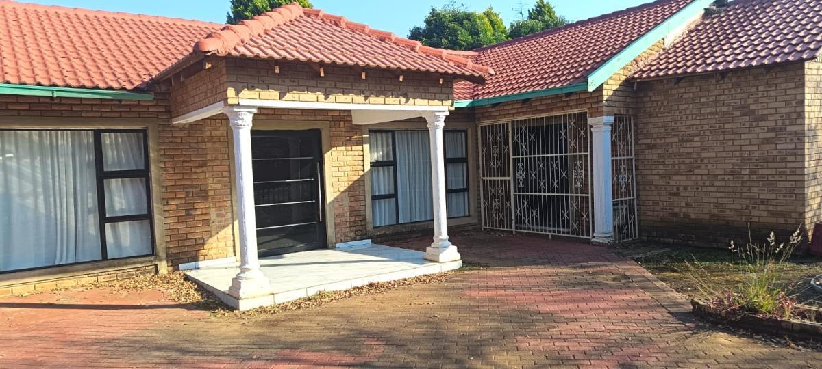 3 Bedroom House for sale in La Hoff | T5507853 | Private Property
