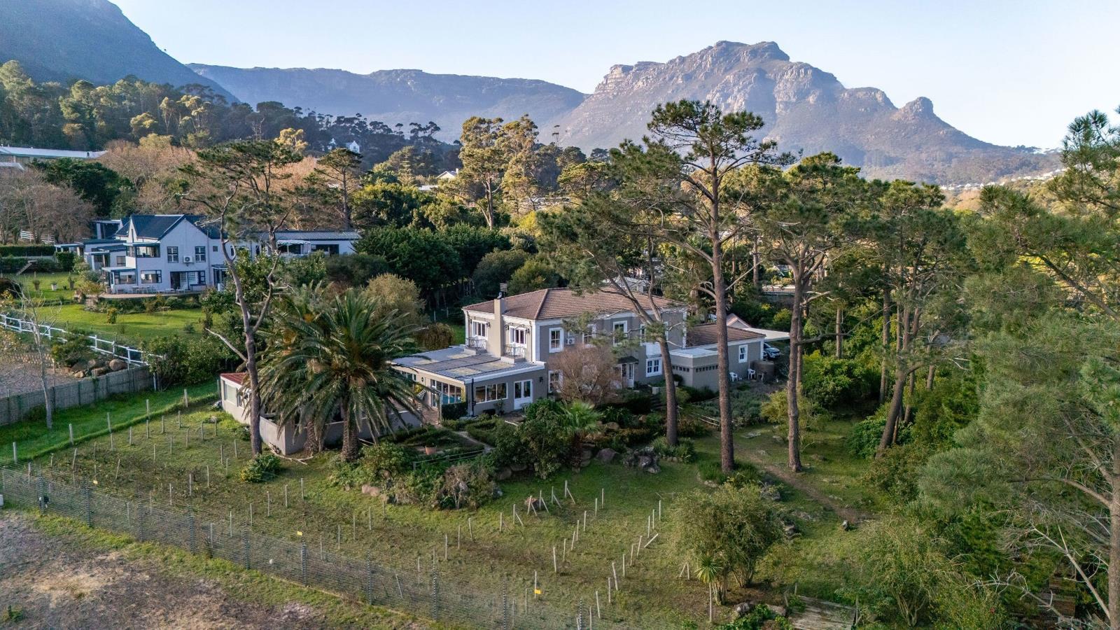 5 Bedroom House for sale in Hout Bay Central | T5508696 | Private Property