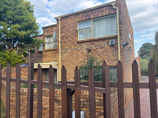3 Bedroom Apartment for sale in Meredale | T5510970 | Private Property