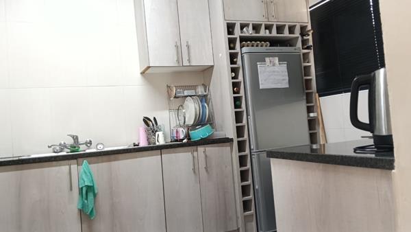 2 Bedroom Apartment for sale in Greenhills | T5512294 | Private Property