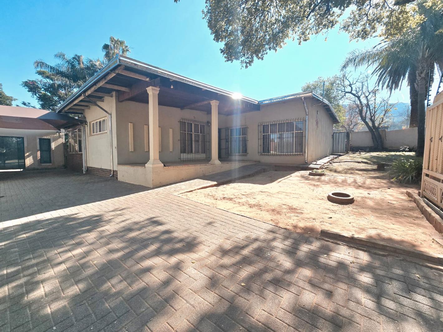 5 Bedroom House for sale in Mountain View | T5513611 | Private Property