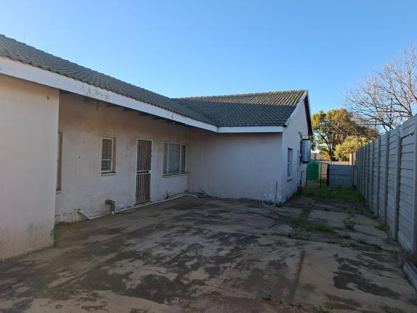 5 Bedroom House for sale in Eloff | T5521194 | Private Property