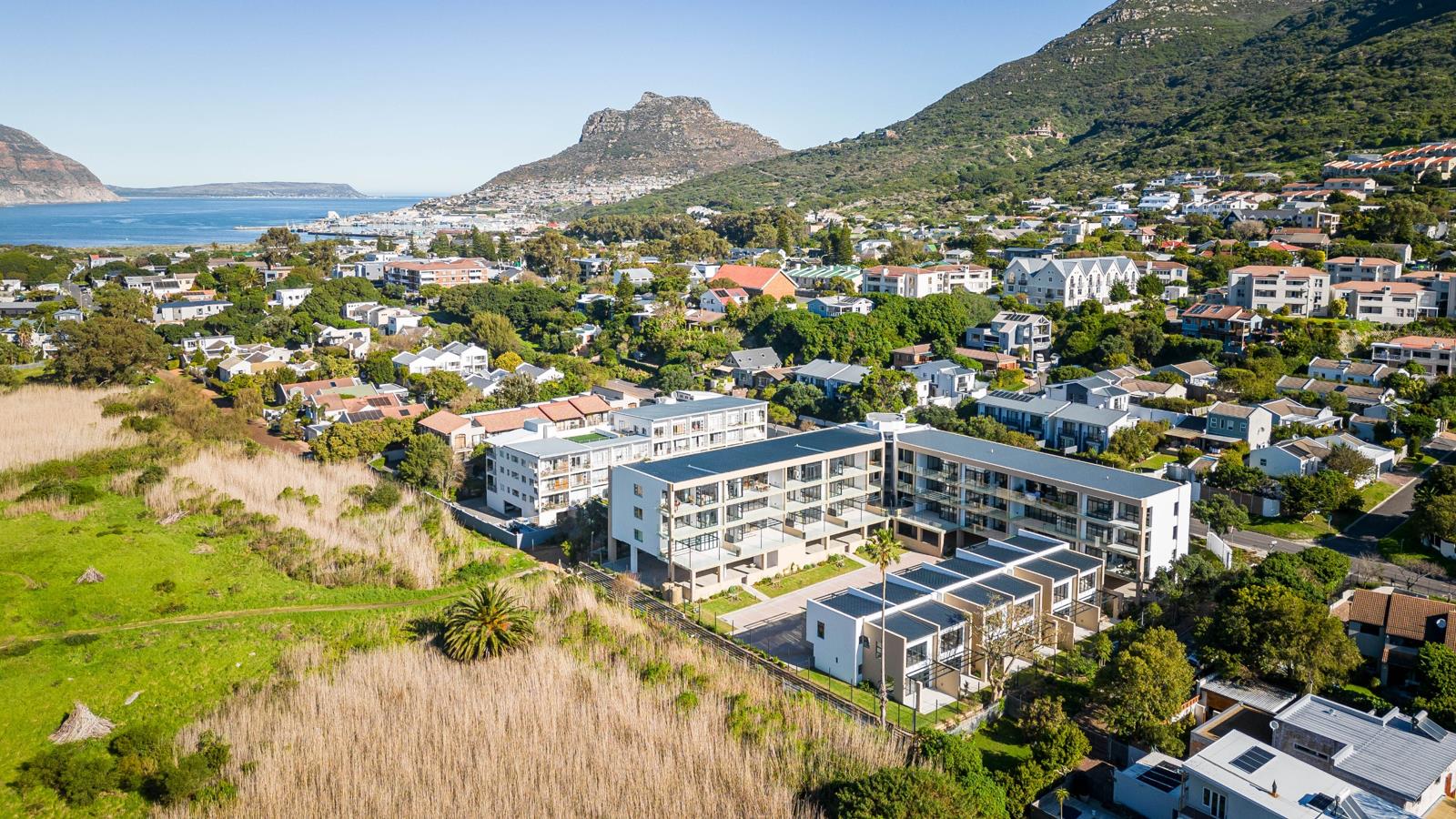 2 Bedroom Apartment for sale in Beach Estate | T5521380 | Private Property