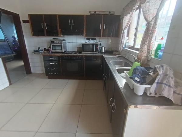 3 Bedroom House for sale in Montclair | T5522403 | Private Property