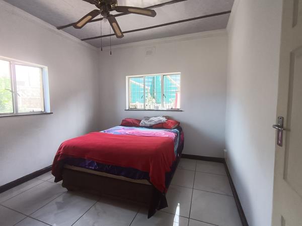 3 Bedroom House for sale in Montclair | T5522403 | Private Property