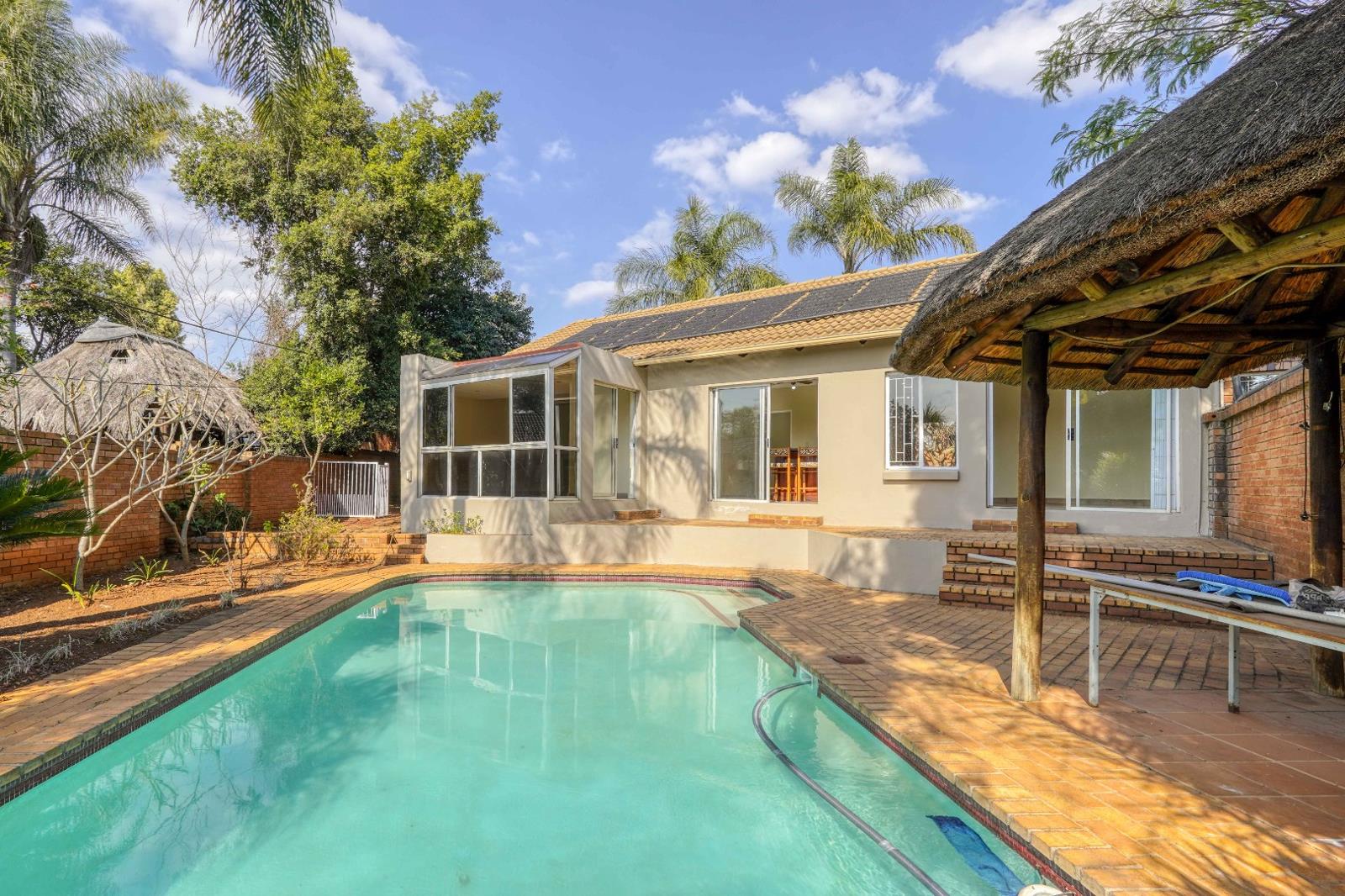 2 Bedroom House for sale in Faerie Glen | T5523389 | Private Property