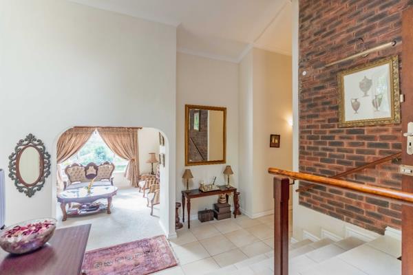 4 Bedroom House for sale in Kloof | T5523848 | Private Property