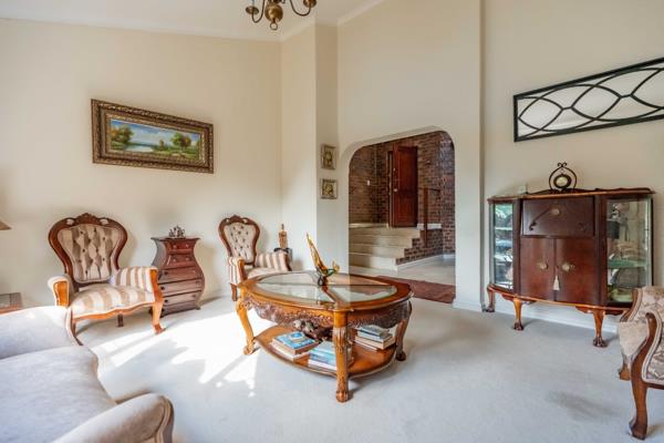 4 Bedroom House for sale in Kloof | T5523848 | Private Property