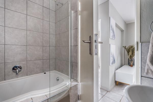 2 Bedroom Apartment to rent in Germiston Central | RR4702569 | Private ...