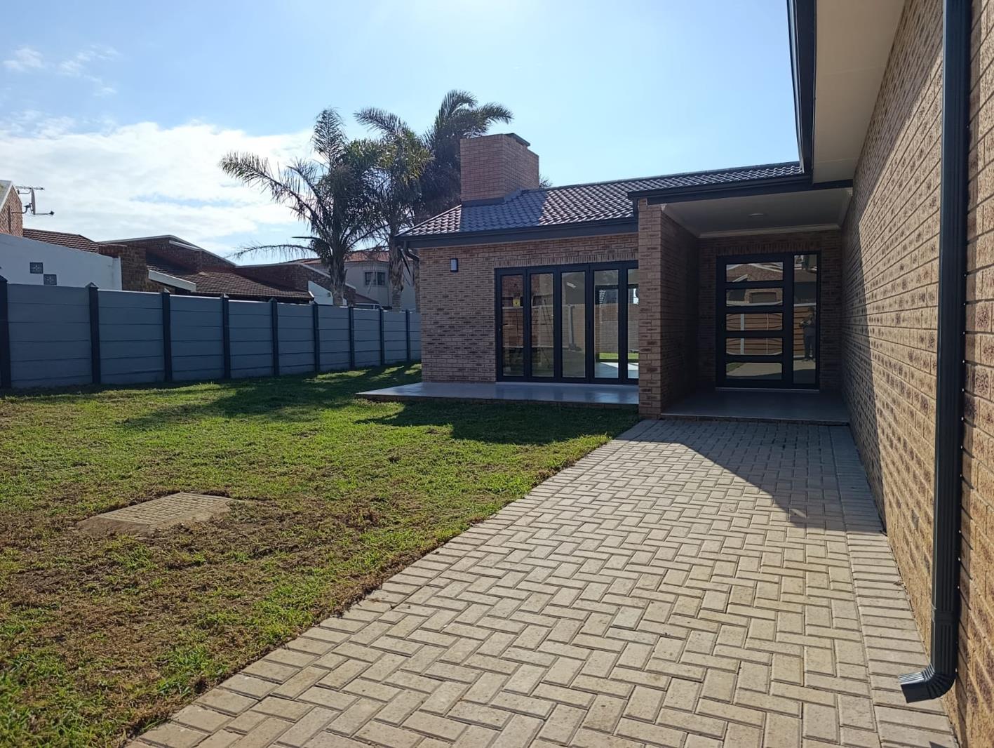 4 Bedroom House for sale in Jeffreys Bay Central | T5526842 | Private ...