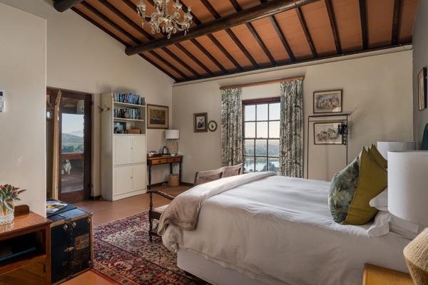 8 Bedroom House for sale in Devonvale Golf & Wine Estate | T5527501 ...