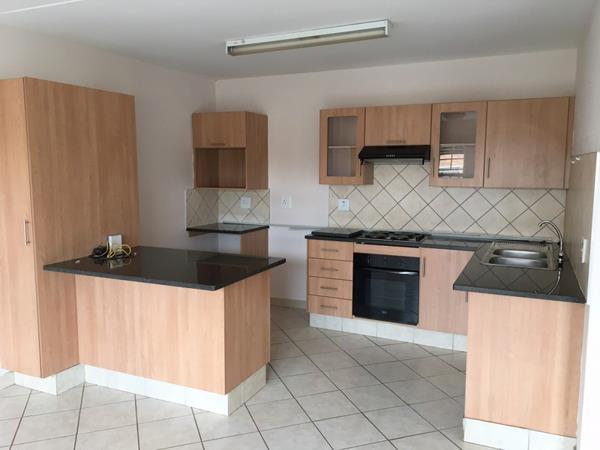 1 Bedroom Townhouse to rent in Elarduspark | RR4704288 | Private Property
